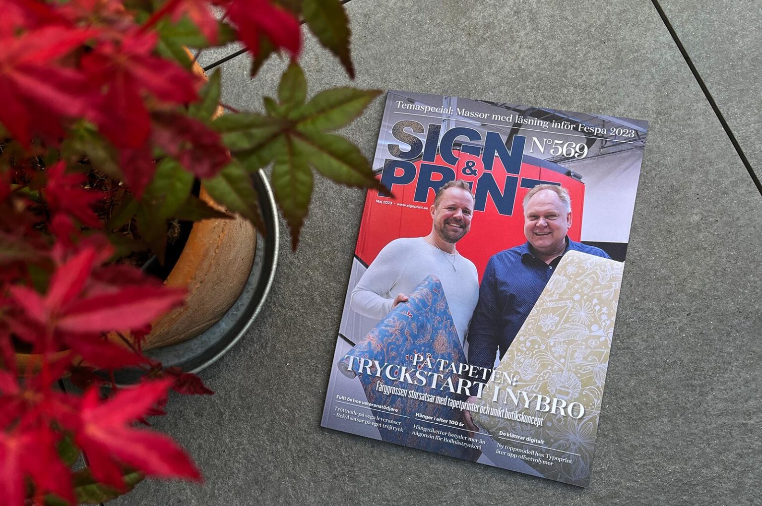 Rykande färsk Sign&Print-tidning